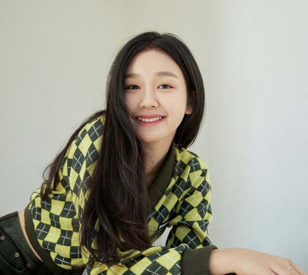 今人気絶頂のBABYMONSTER！メンバー全員の可愛い髪型をご紹介。 美容師が教えるオーダー方法とスタイリング方法を解説。 - 現役美容師Chelの美容Blog