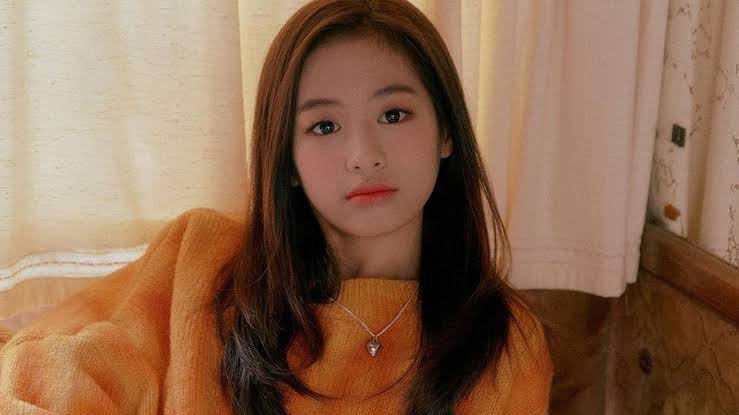 今人気絶頂のBABYMONSTER！メンバー全員の可愛い髪型をご紹介。 美容師が教えるオーダー方法とスタイリング方法を解説。 - 現役美容師Chelの美容Blog